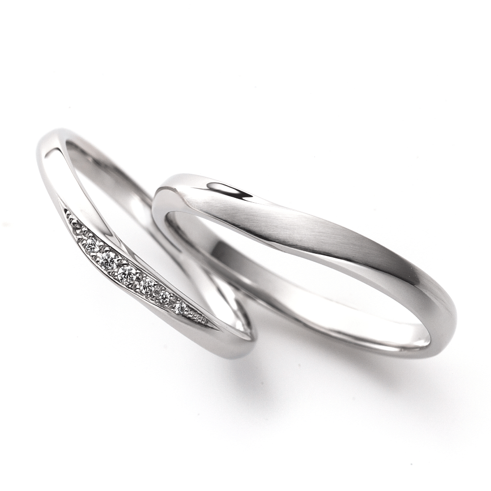 〈TRUST〉Platinum Wedding Rings – Women’s with 0.03ct Diamond / Men’s Ha ...